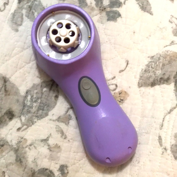 Clarisonic | Skincare | Mia 2 Clarisonic With Charger And Case | Poshmark